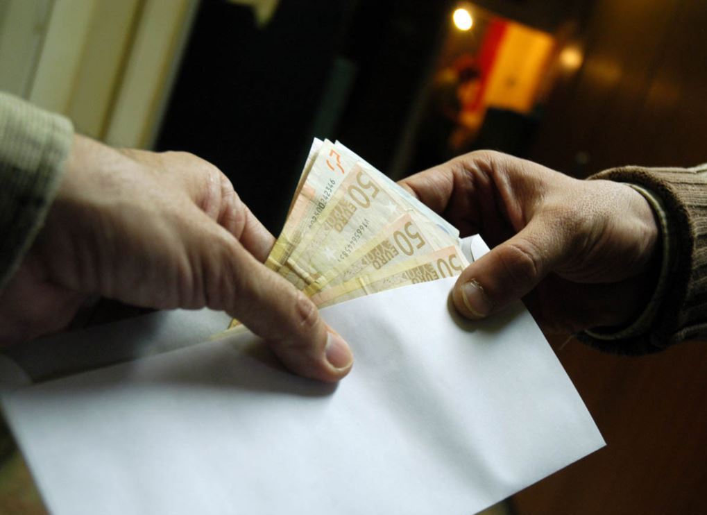 Голову РДА на Львівщині затримали на хабарі у 1000 Збруч