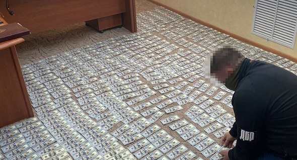 На Тернопільщині затримали посадовців які збирали хабарі з директорів лісгоспів Збруч